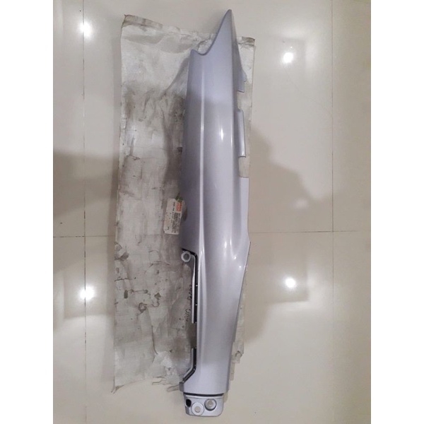 Jual Cover Body Belakang Kanan R Yamaha Fiz r Original Warna Silver ...
