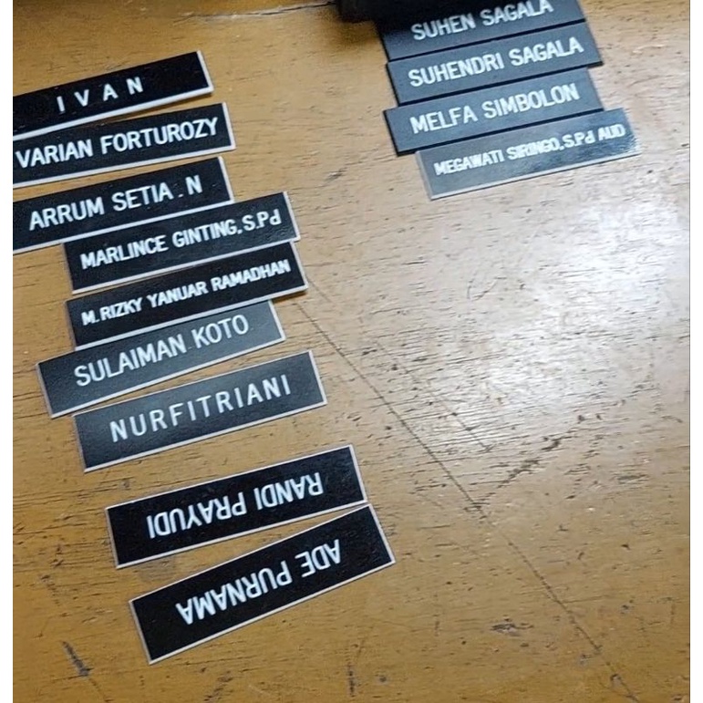 Jual Name tag ukir magnet / pin nama /nama dada ukir / papan nama dada ...
