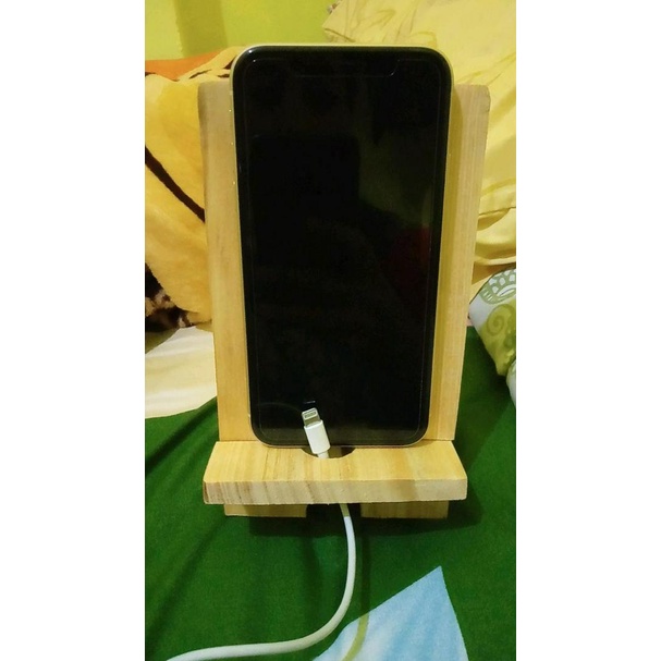 Jual Standing Handphone Tempat Meletakkan Hp Dari Bahan Kayu Pinus ...