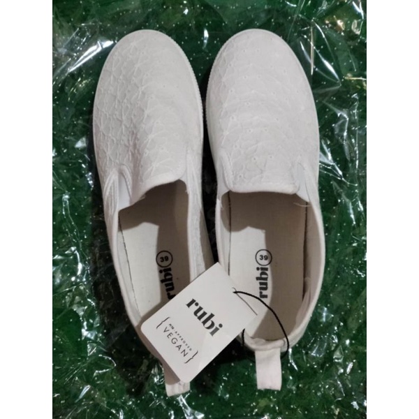Jual Rubi Shoes ~ Cara slip on 39 (baca deskripsi) | Shopee Indonesia