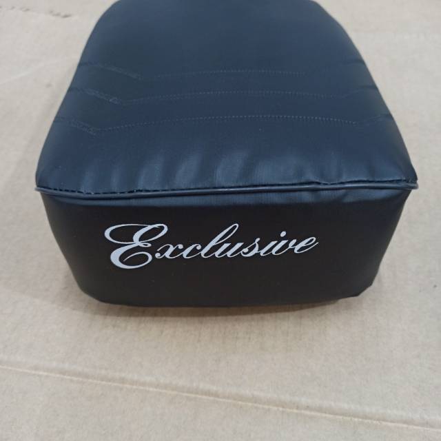 Jual jok belakang vespa tulisan EXCLUSIVE | Shopee Indonesia