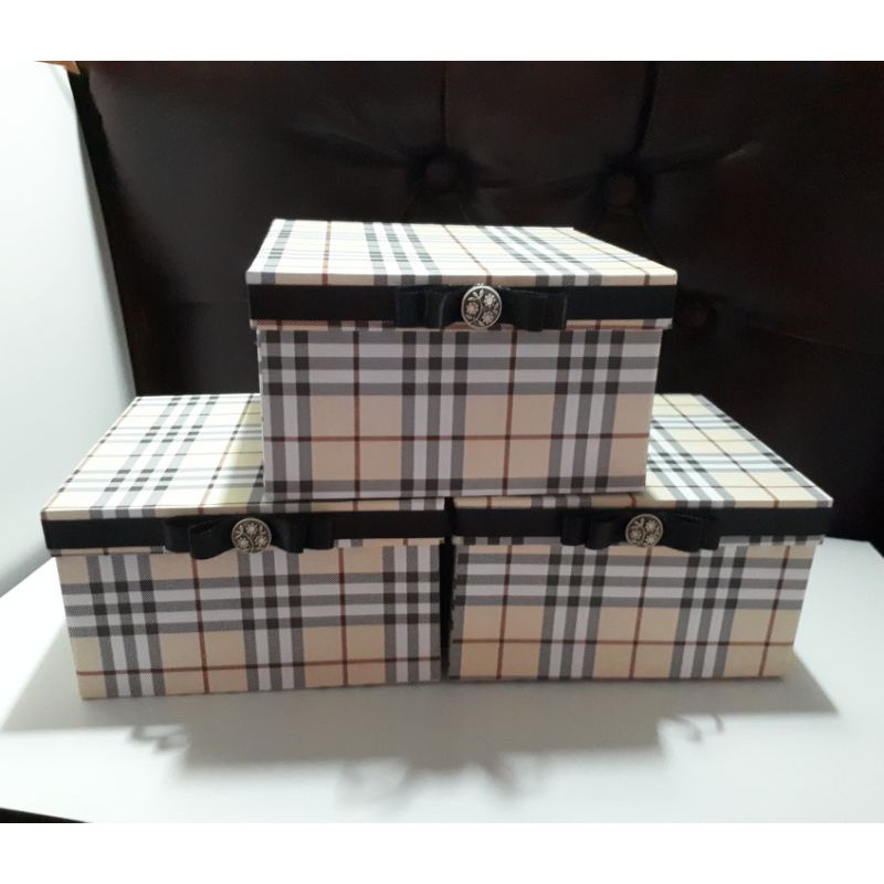 Jual Box motif garis kotak-kotak | Shopee Indonesia