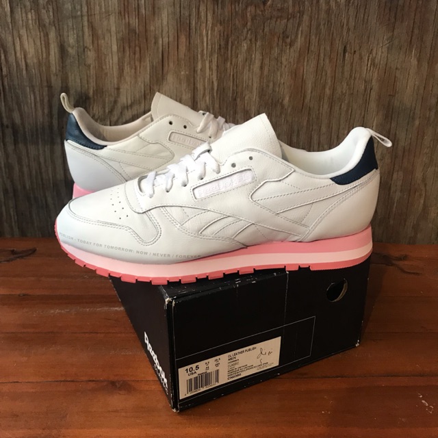 Jual Sneakers Collabs Reebok CL Leather x PUBLISH BNIB ORIGINAL RESMI | Shopee Indonesia