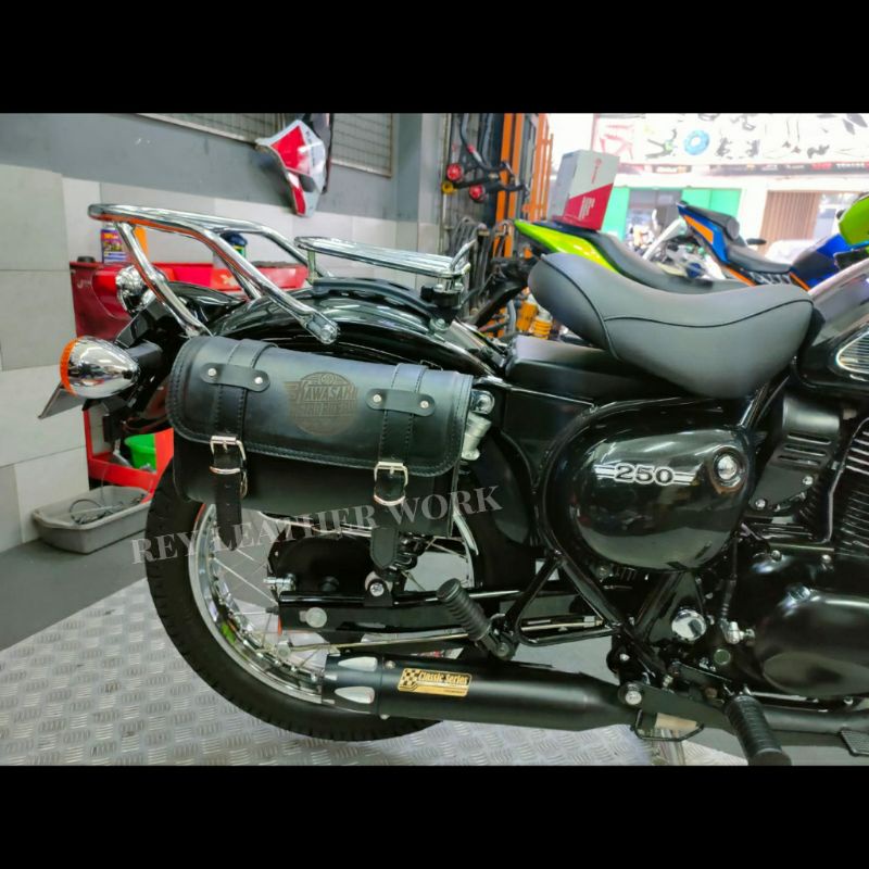 Jual tas motor kawasaki w250 ,estrella,royal enfield,w175,v16,benelli ...