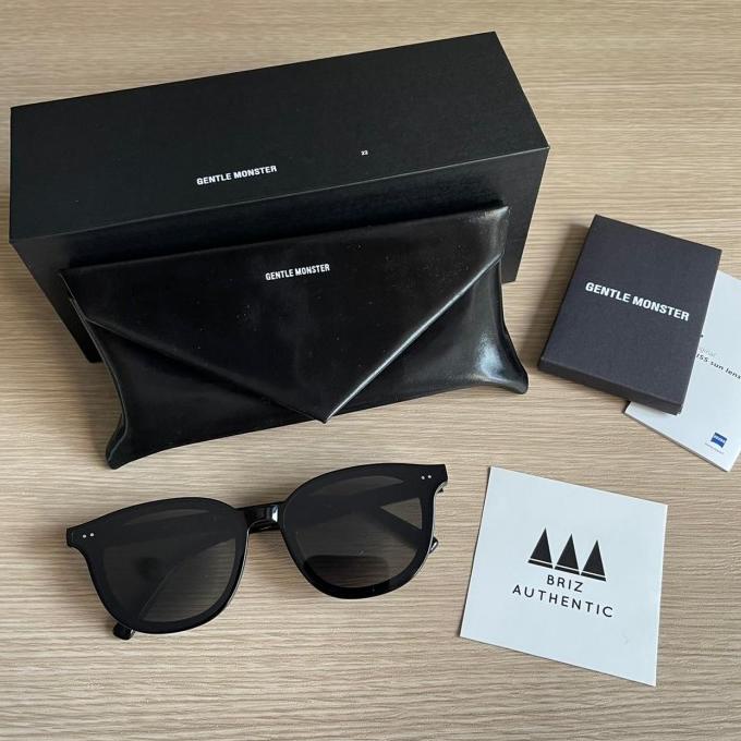 Jual Gentle Monster Lang 01 Black Glasses | Shopee Indonesia