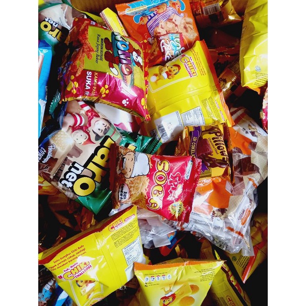Jual snack satu box + tambah SEROK JAJAN | Shopee Indonesia