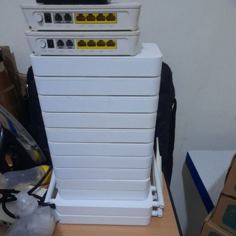 Jual Ont pesanan 15 unit.fiberhome 13 unit.zte 2 unit.klengakapan unit ...