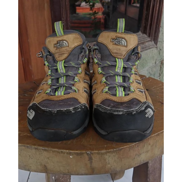 Jual Sepatu TNF original | Shopee Indonesia
