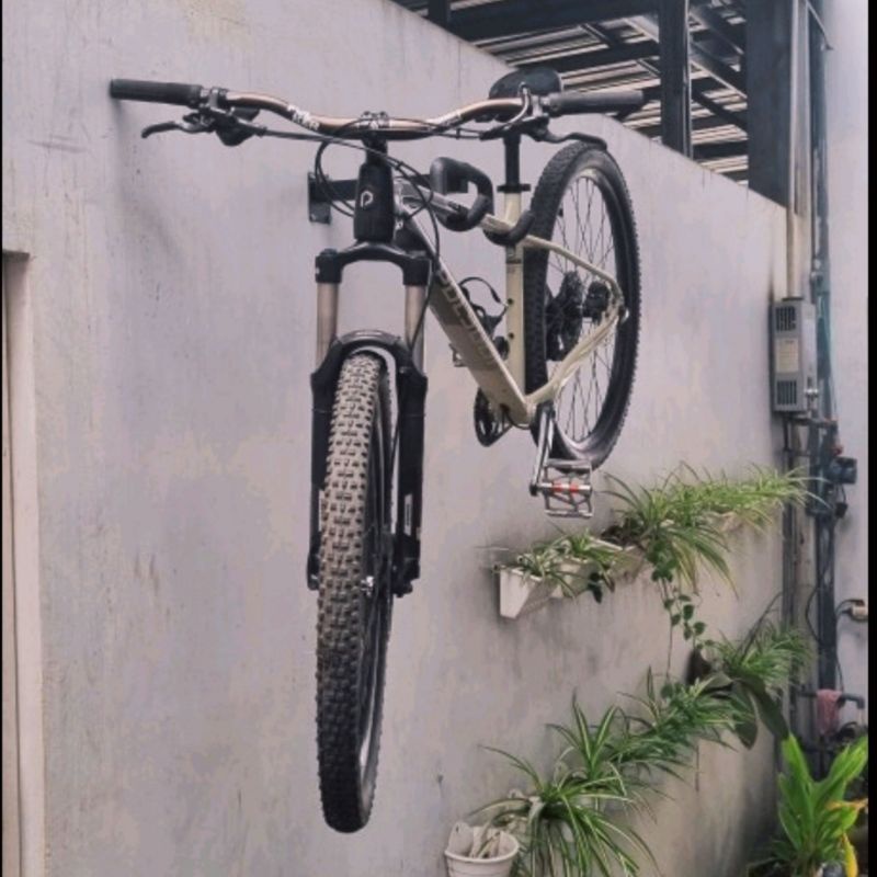 Jual GANTUNGAN SEPEDA DI DINDING / HANGER BIKE | Shopee Indonesia