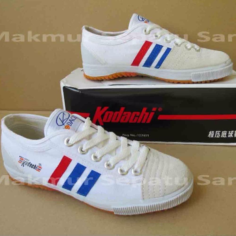 Jual Sepatu Takraw Capung - Kodachi 8111 - White | Shopee Indonesia