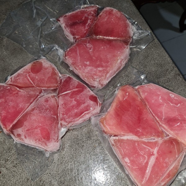 Jual IKAN TUNA STEAK FILLET SAKU LOIN FRESH FROZEN BEKU SEGAR PREMIUM ...