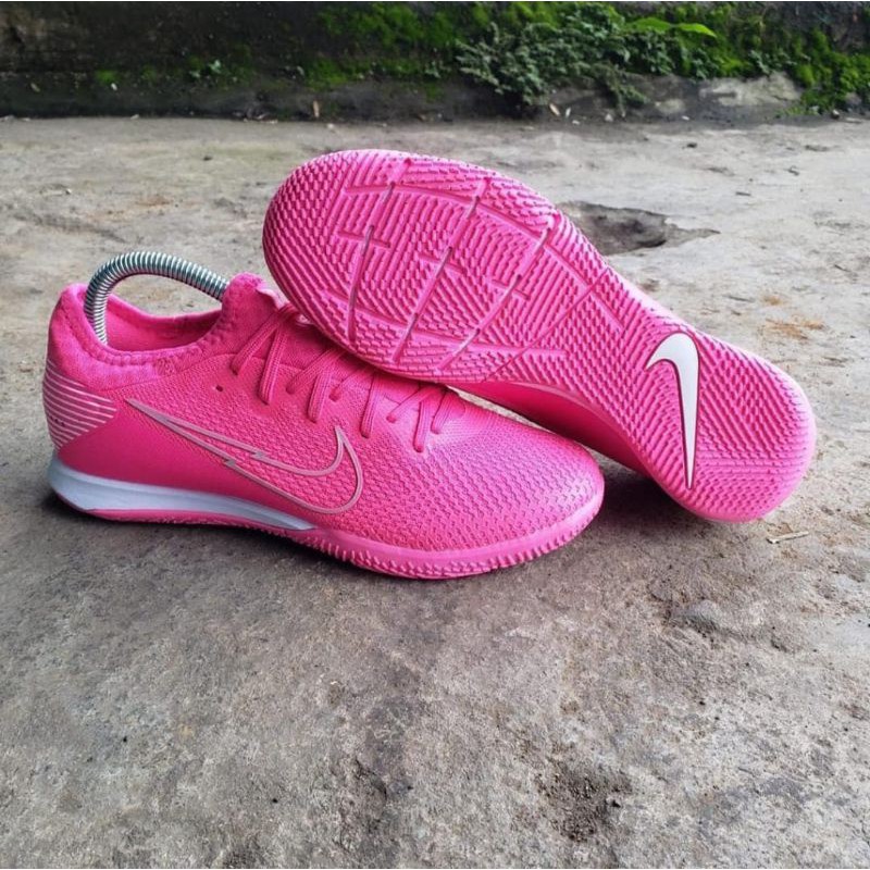 Jual sepatu futsal nike Mercurial Mbappe | Shopee Indonesia