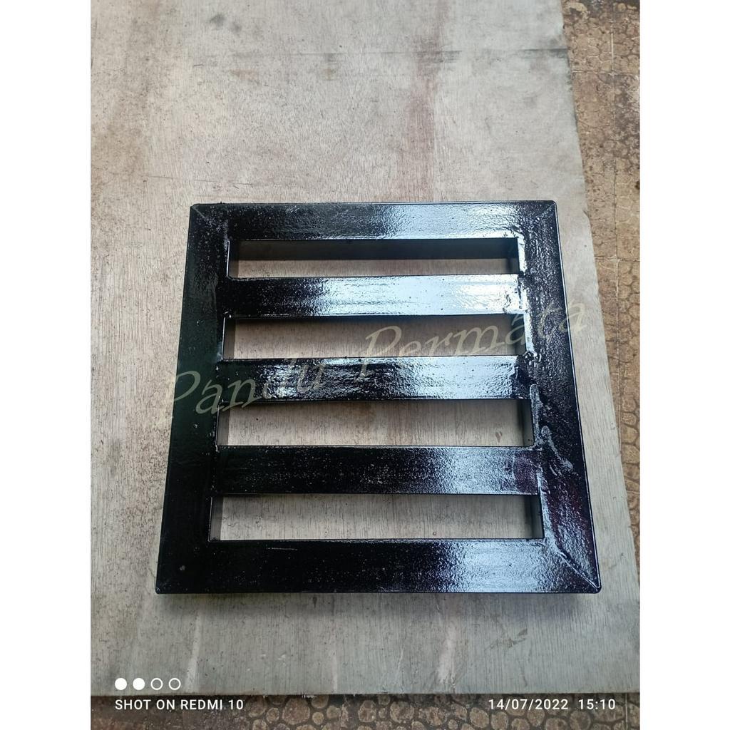 Jual Grill Tutup Besi Saluran Air Got Selokan Aman Motor Mobil Custom ...