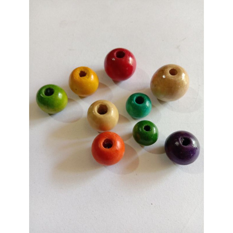 Jual Manik Kayu warna ukuran 1cm, 1,2cm, 1,5cm | Wooden Beads | Manik ...