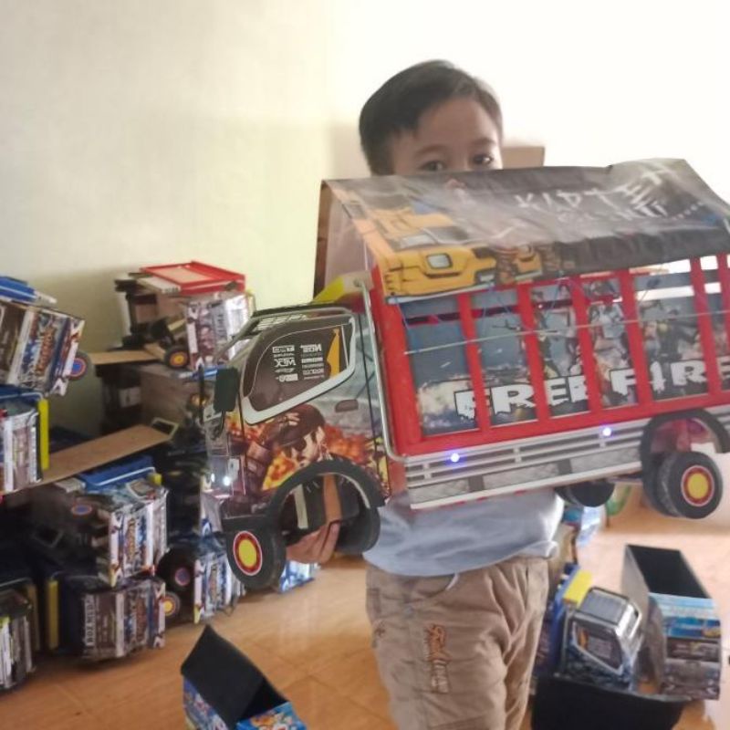 Jual MINIATUR TRUK FUSO GIGA KAYU TEBAL MAINAN ANAK BISA DINAIKI BAN ...