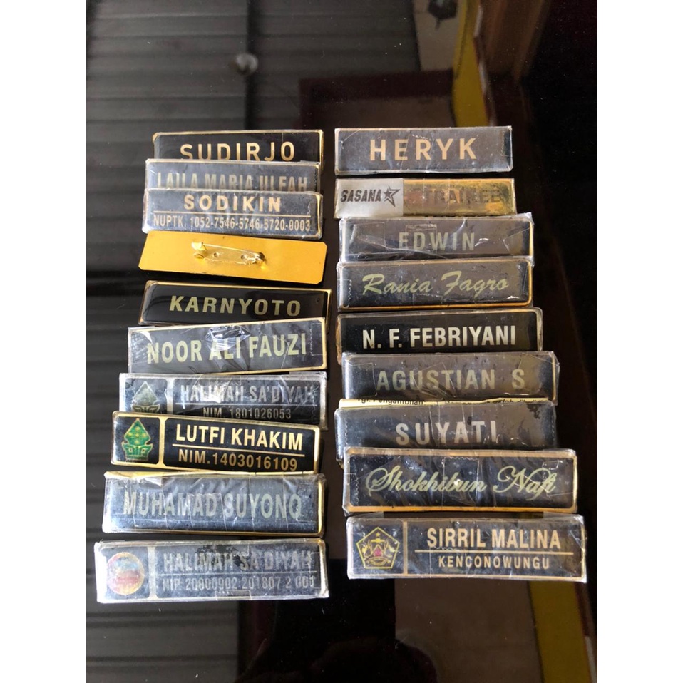 Jual Nametag / nama dada / name tag dada / name tag kuningan peniti ...