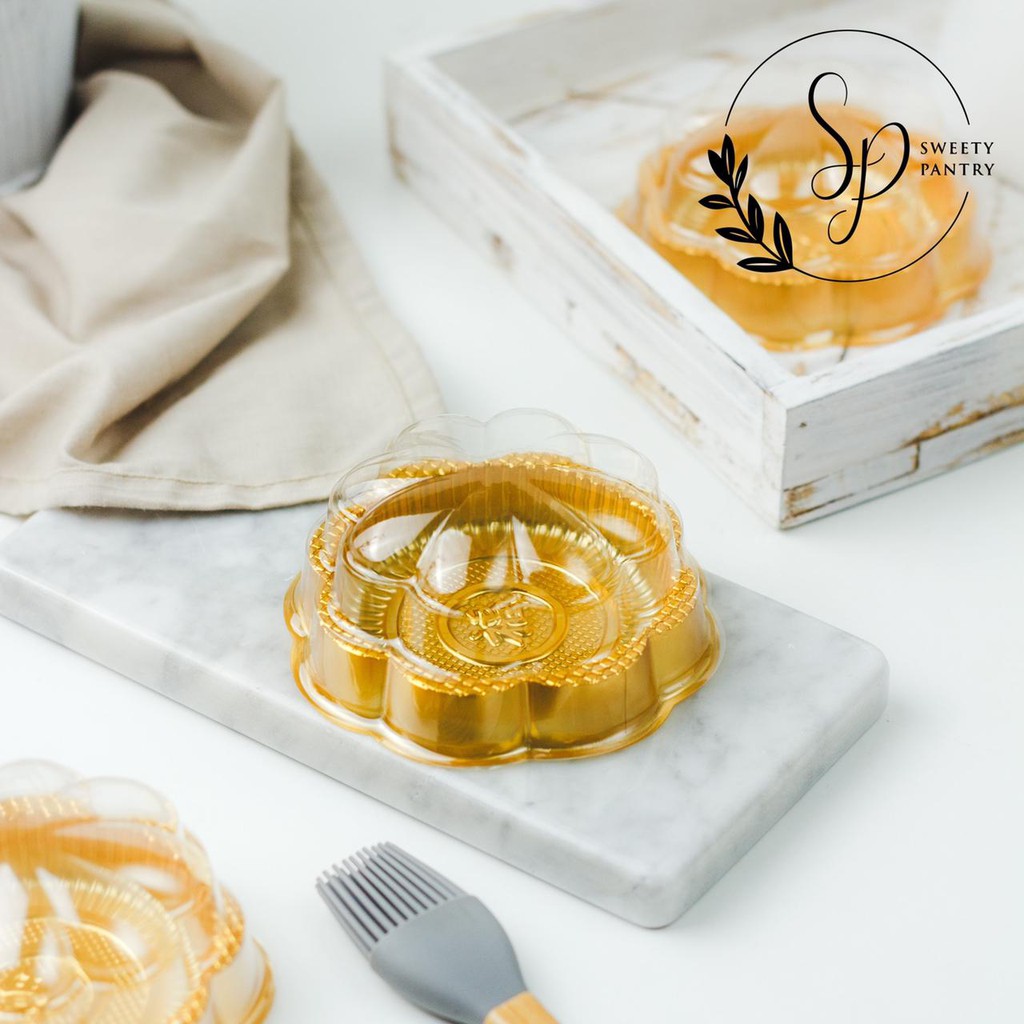 Jual Cake Case / Mooncake case / puding case Gold motif Bunga - 50 pcs ...