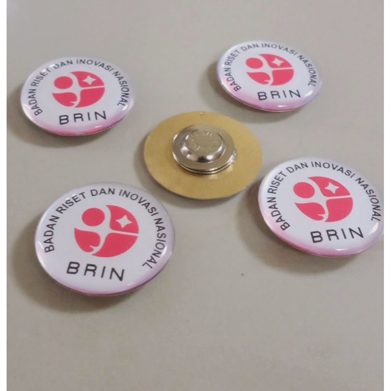 Jual Pin logo kuningan resin custom peniti/magnet | Shopee Indonesia