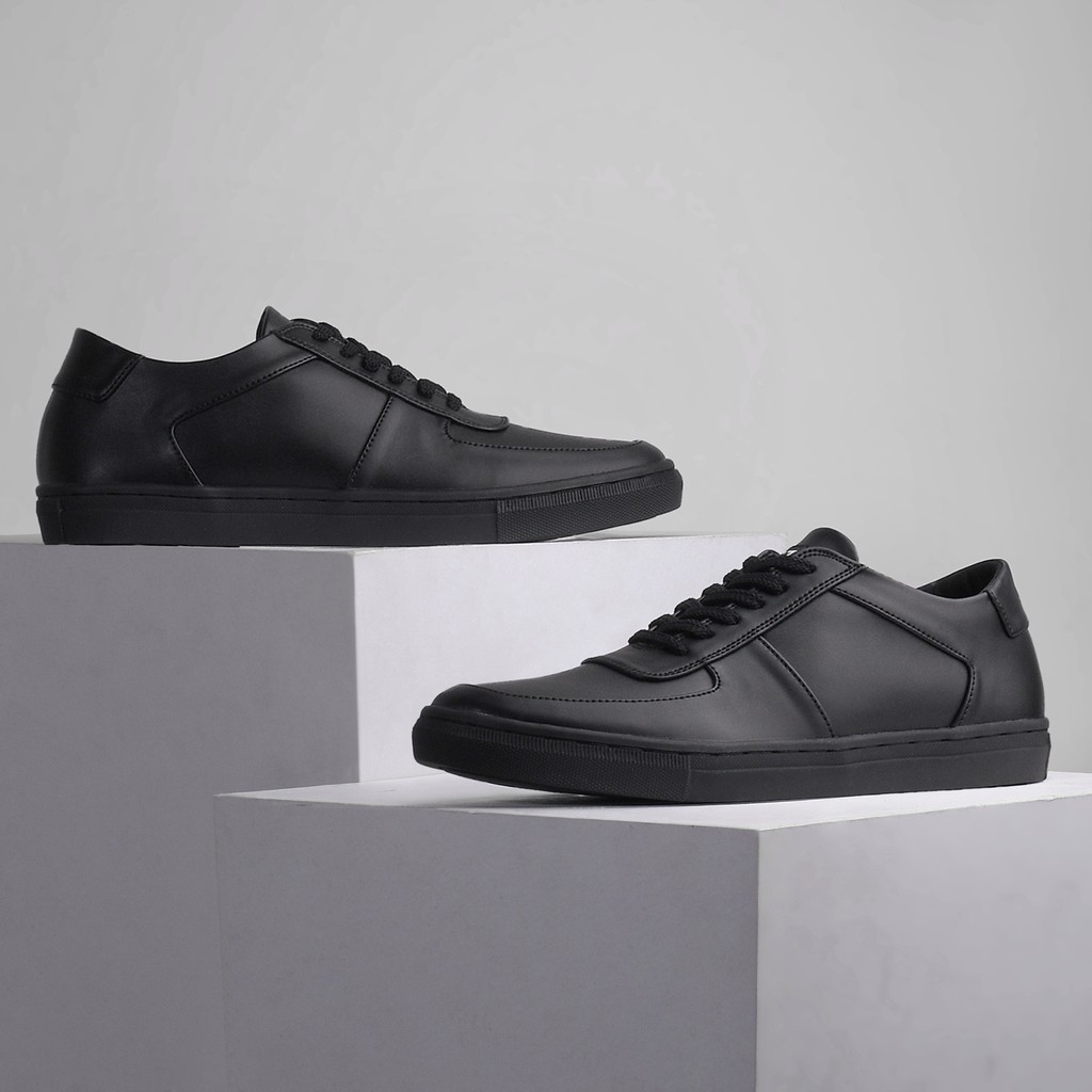 Jual Sepatu kets pria sporty sneakers hitam famo full Black | Shopee ...