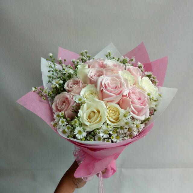 Jual Bucket bunga mawar asli hadiah anniversary | Shopee Indonesia