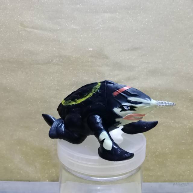 Jual recast figure ultra monster gubila seri ultraman ginga geed x rb ...