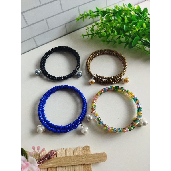 Jual Gelang kawat spiral manik monte payet etnik handmade | Shopee ...