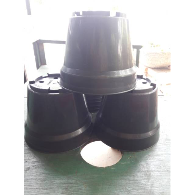 Jual POT TANAMAN HITAM POLOS | Shopee Indonesia
