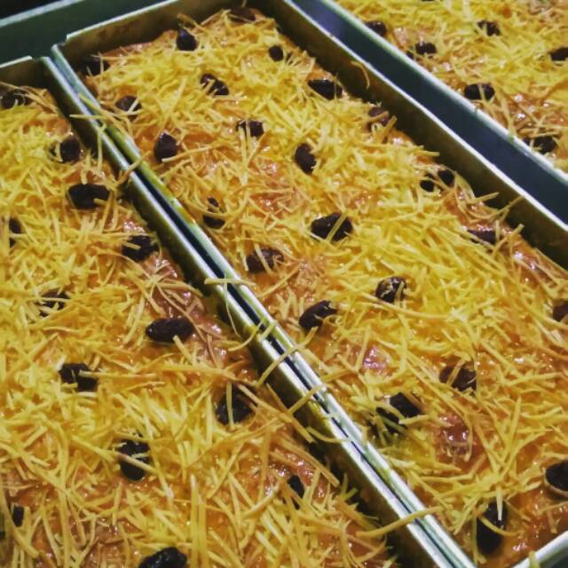 Jual Bolu Tape Susu (BTS) Oleh-oleh Khas Gresik Jatim ukuran 30 x 10 ...