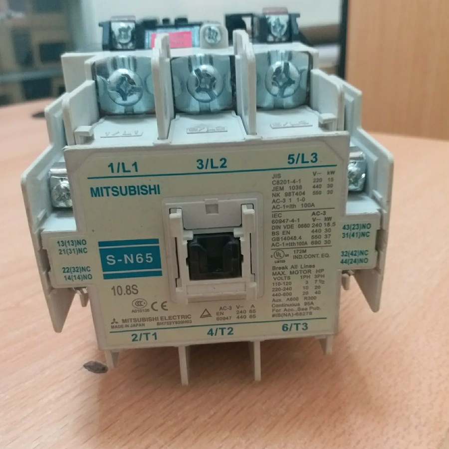 Jual Kontaktor / Contactor Mitsubishi S-N65 SN-65 SN 65 SN65 220v ...