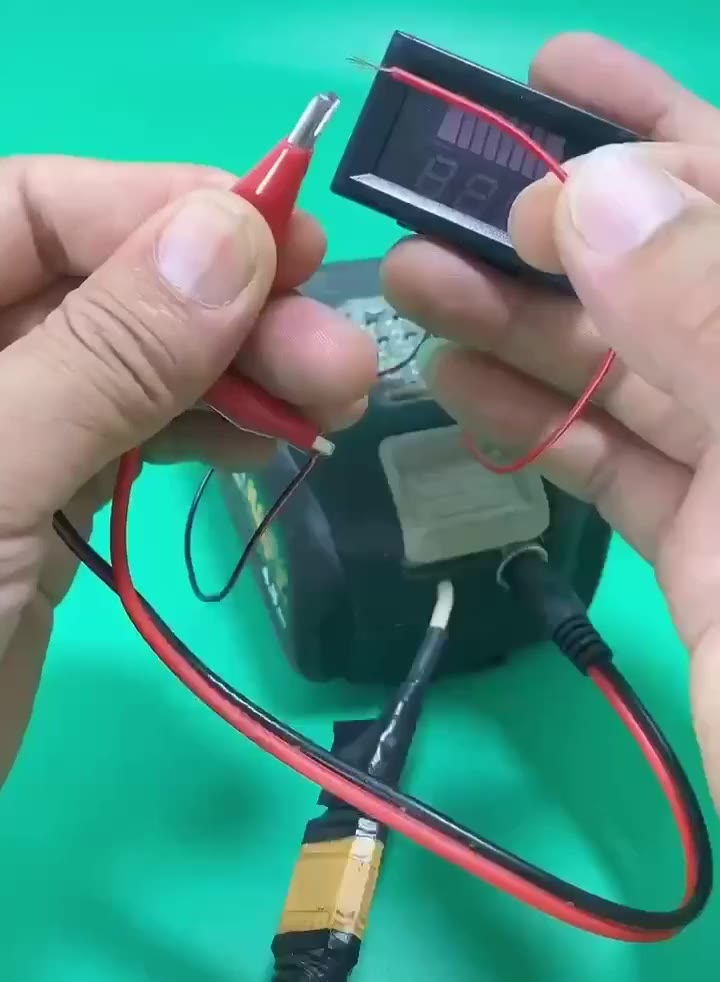 Jual Voltmeter Indikator Aki 12V - 60V Pengukur Tegangan dengan Bargraph | Shopee Indonesia