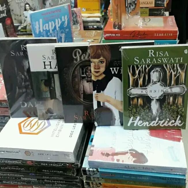 Jual Paket Hemat 5 Novel Risa Saraswati Hans Danur William Peter ...