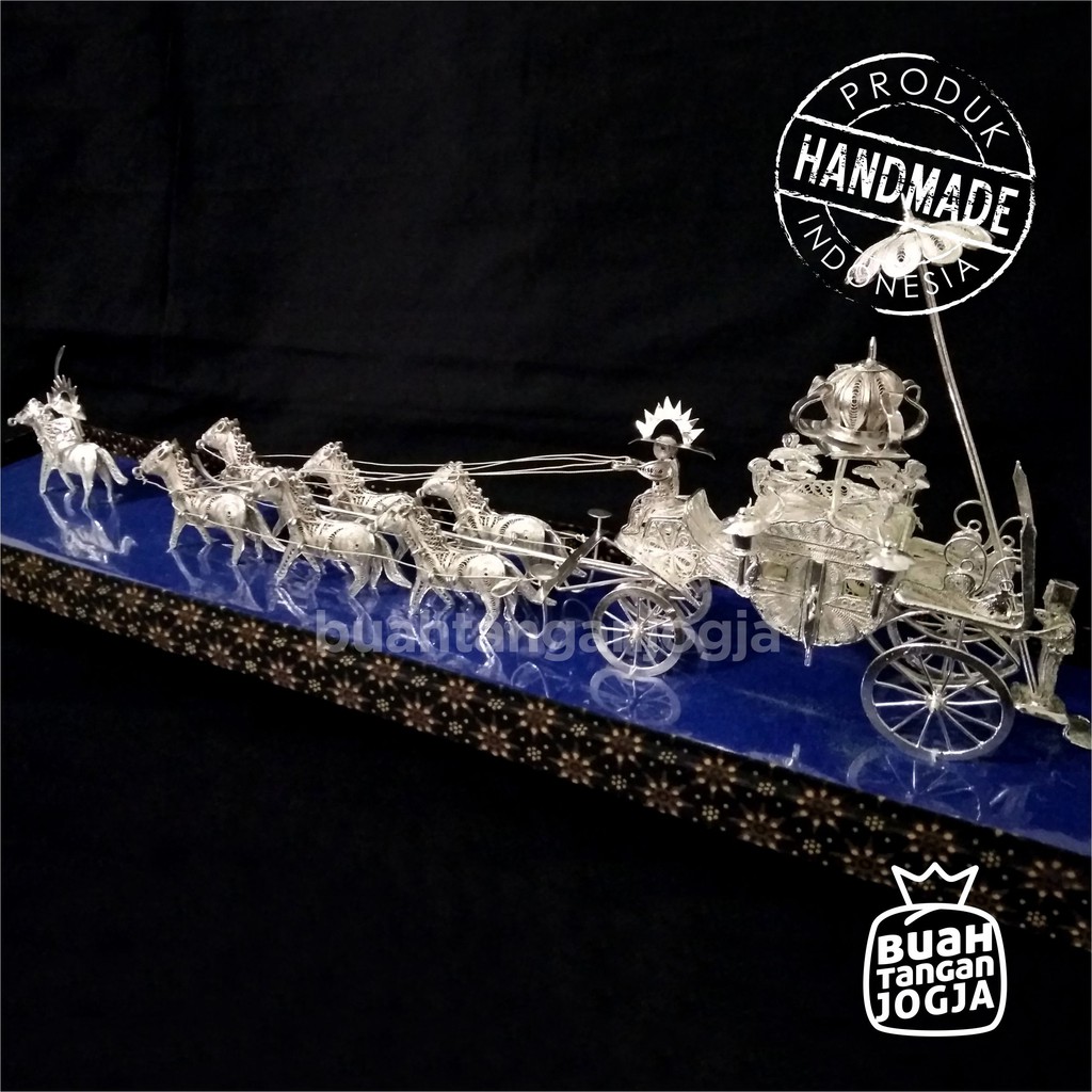 Jual Miniatur Kereta Kencana Kuda 7 Lapis Perak - Kerajinan Khas Kotagede Jogja (M) | Shopee ...