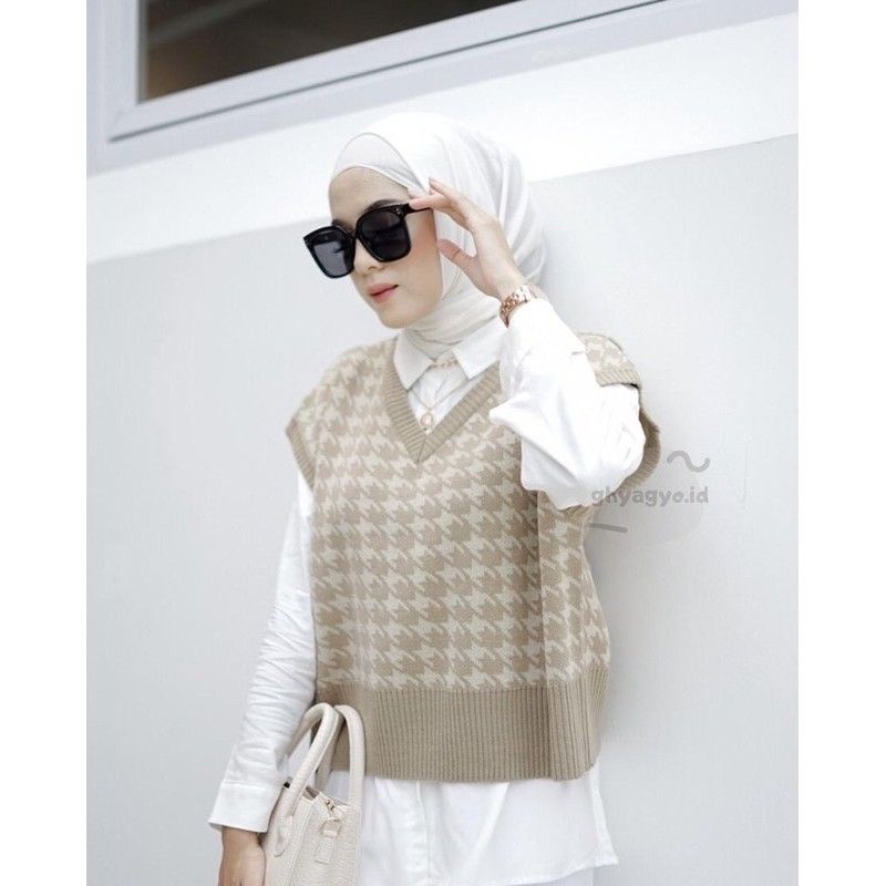 Jual (REAL PICT) ROMPI JENNIE VEST KNIT / Korean Style / Vest Rajut ...