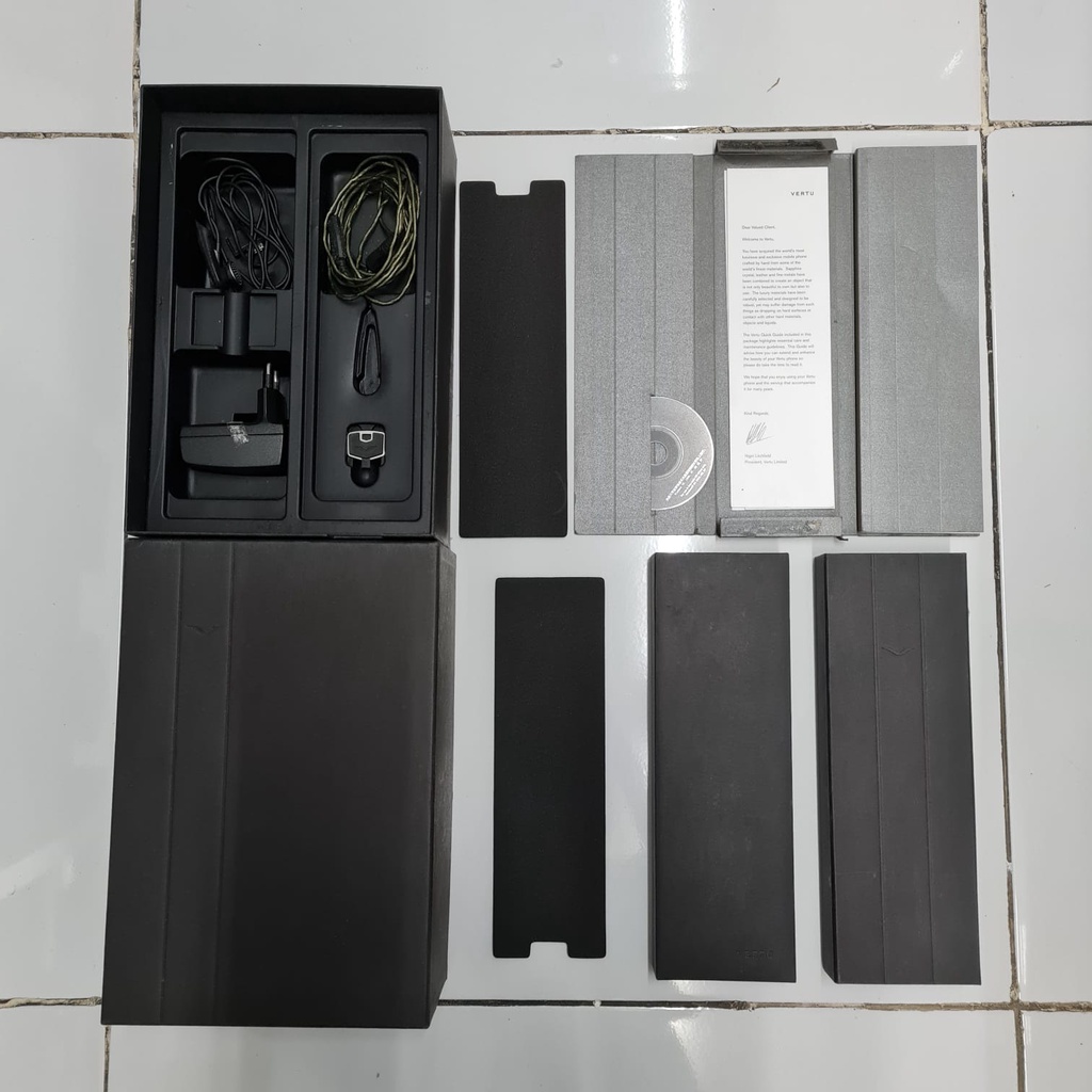 Jual Box Vertu Ascen Original Lengkap Sertifikat Disc Charger Earphone ...