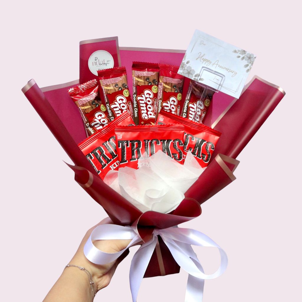 Jual Buket Snack Merah | Bucket Wisuda Snack Serba Merah Murah (medium ...