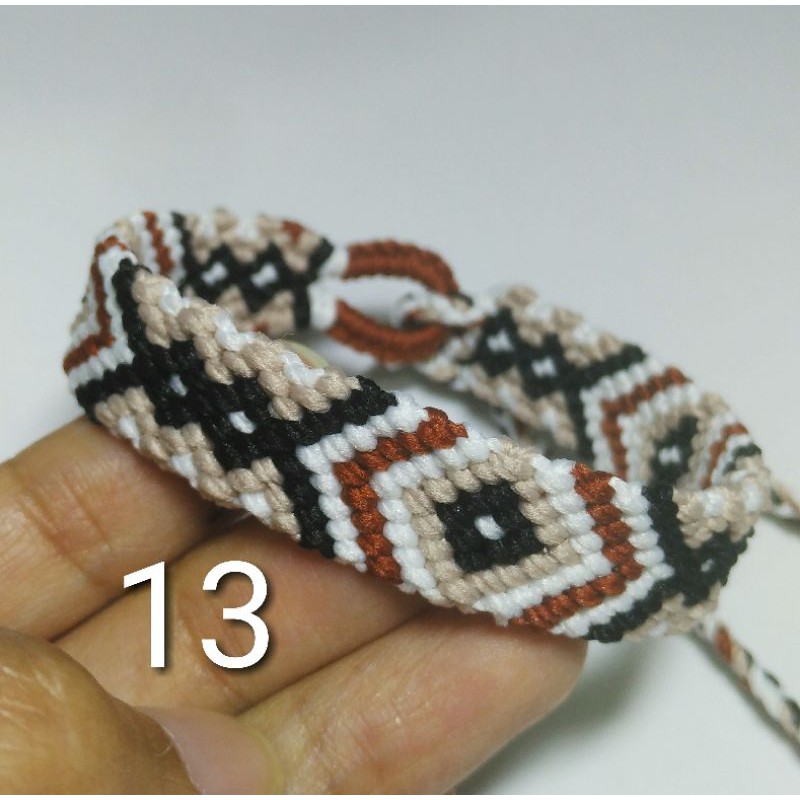 Jual Macrame bracelet / gelang macrame 12 | Shopee Indonesia
