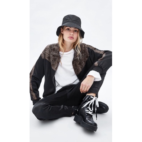 Jual Zara Black Snake Print Stripe Detail Tracksuit Set Preloved ...