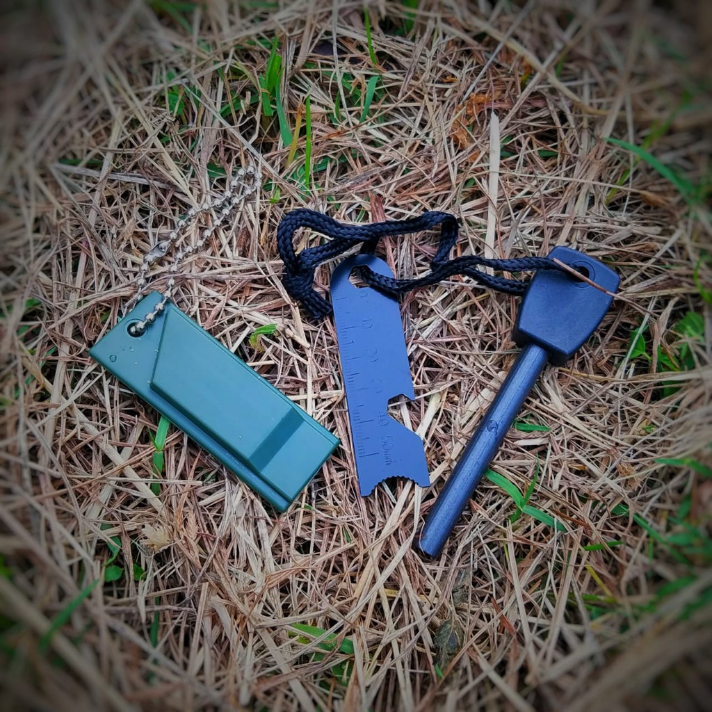 Jual Pematik api Outdoor Survival Magnesium Flint Stone with Whistle ...