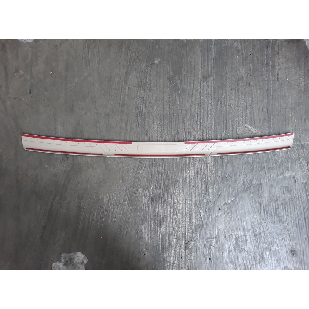 Jual STEP GARD / SILL PLATE AVANZA LAMA (CREAM) | Shopee Indonesia