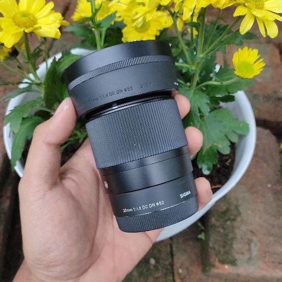 Jual LENSA SIGMA 30MM F1.4 DC DN FOR SONY SECOND FULLSET MULUS LIKENEW ...