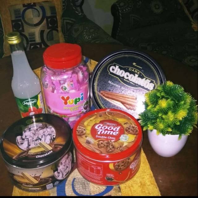 Jual PROMOO!! Paket Snack Lebaran Roti Kaleng Kue Kering | Shopee Indonesia