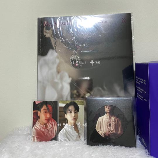 Jual Sharing Special 8 Photo-Folio Me, Myself, and Jung Kook 'Time Difference' | Jungkook's ...