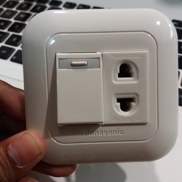 Jual Panasonic Saklar dan Stop Kontak Universal | Shopee Indonesia