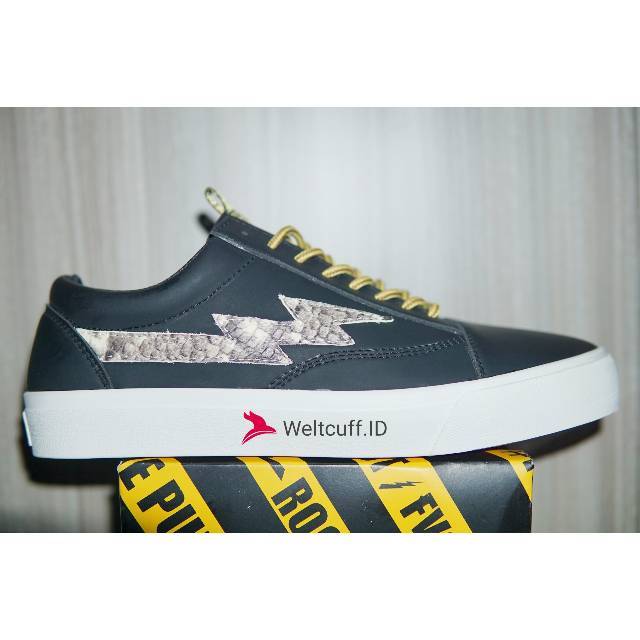 Jual Sepatu Word Division CLS Poison 2 Venom not sepatu compass gazelle ...