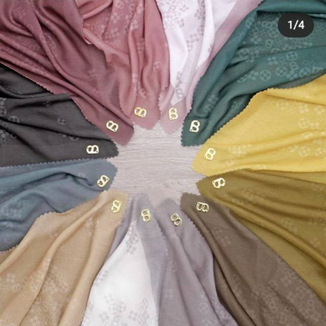 Jual Buttonscarves monogram scramble (new) | Shopee Indonesia
