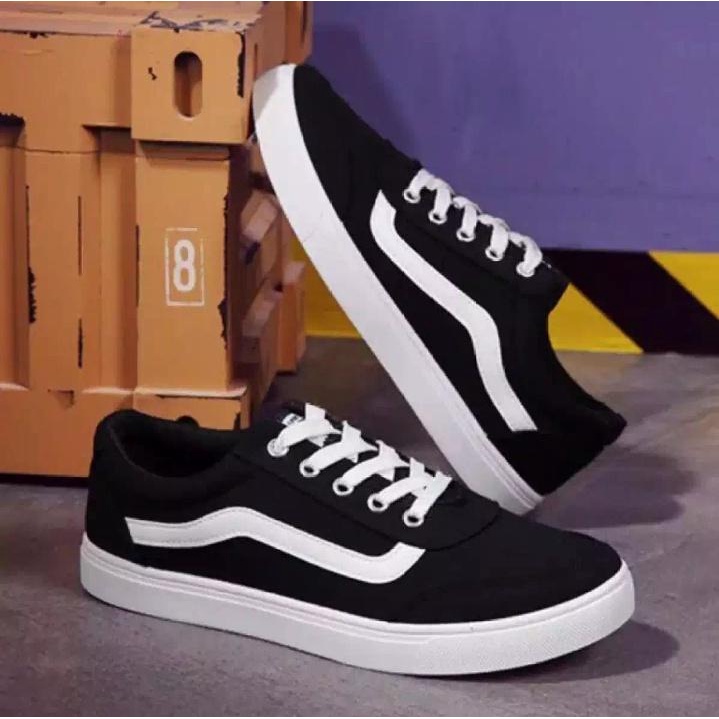 Jual Sepatu Sneakers Pria termurah / Sepatu Sepatu Hitam Plat Putih ...