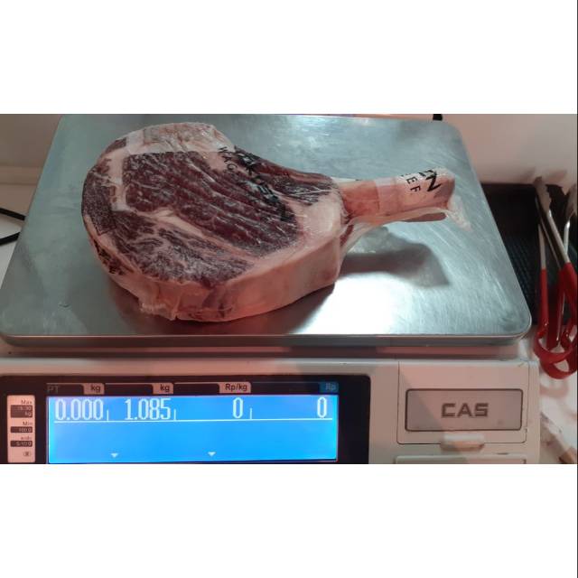 Jual TOMAHAWK WAGYU STEAK RIBEYE TOKUSEN 1 kg | Shopee Indonesia