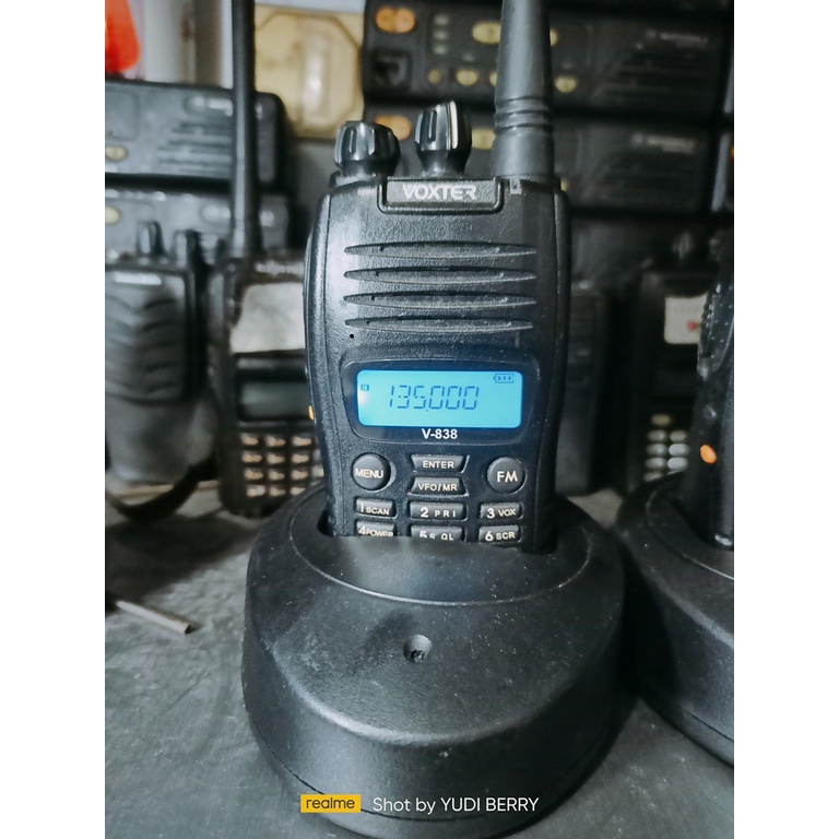 Jual HT VOXTER V838 FREKUENSI VHF BEKAS FISIK MULUS DIJAMIN NORMAL HT VOXTER SEPERTI WEIERWEI ...
