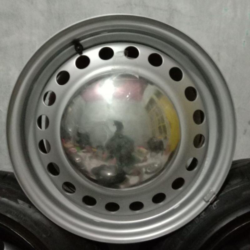Jual 4pcs Dop Moon Velg kaleng Universal Plus dudukan tinggal pasang ...