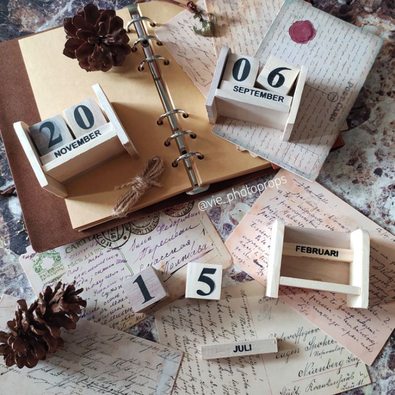Jual KALENDER KAYU /kalender unik props foto / properti fotografi ...
